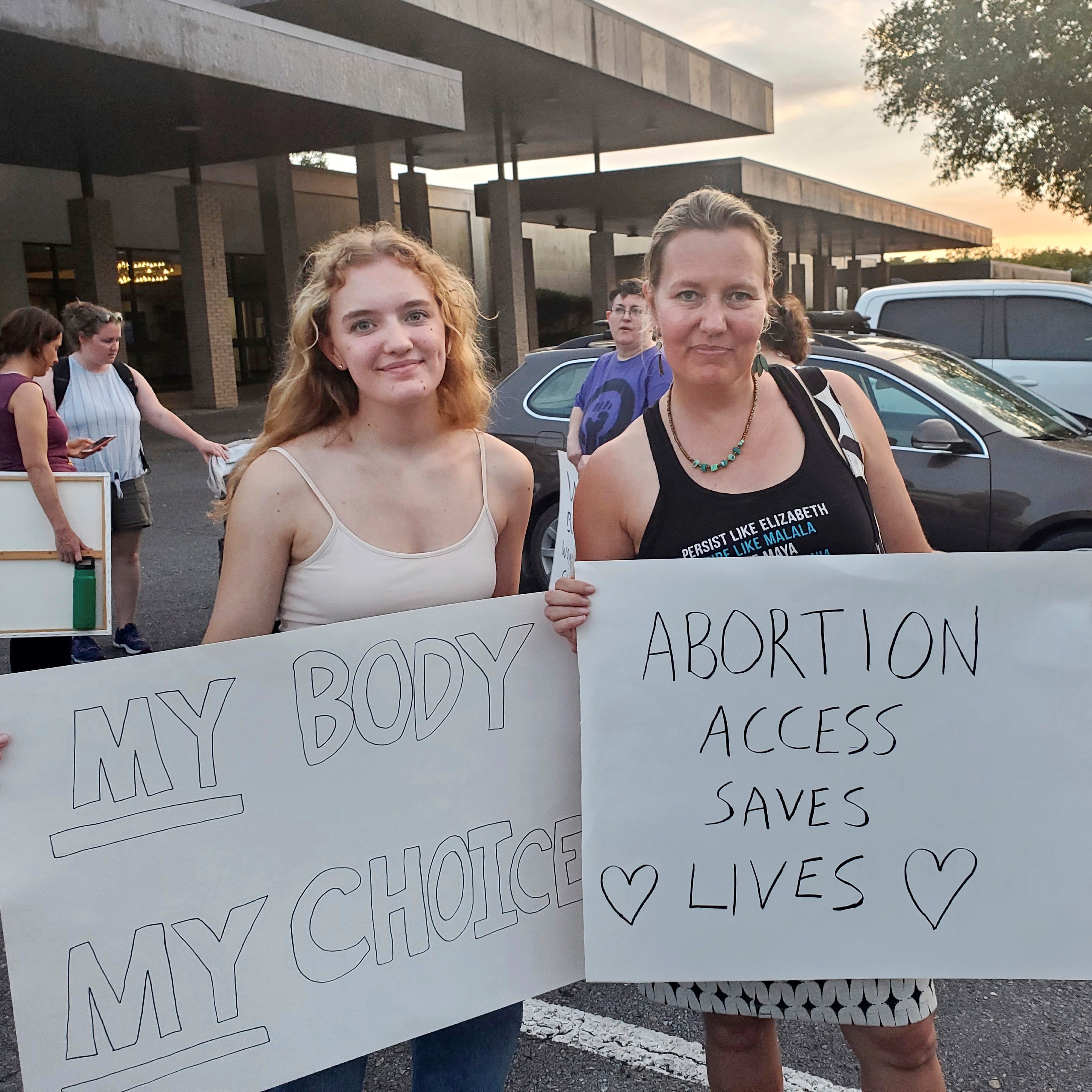 Da hun kom til Danmark, havde hun spidse albuer. Så lærte hun noget ...