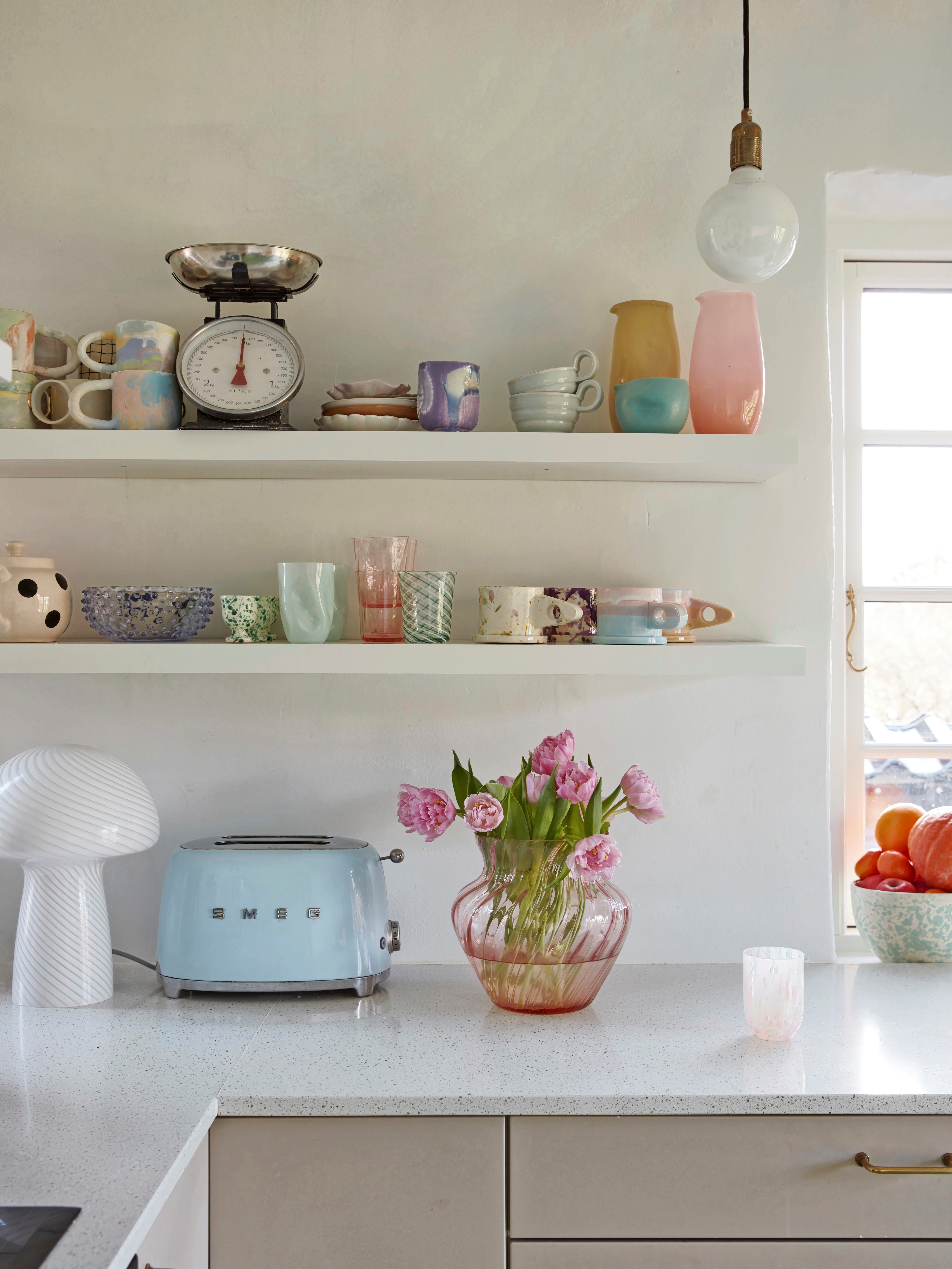 Ann-Sophies blå trappe deler måske vandene. Men for hende er den en ...