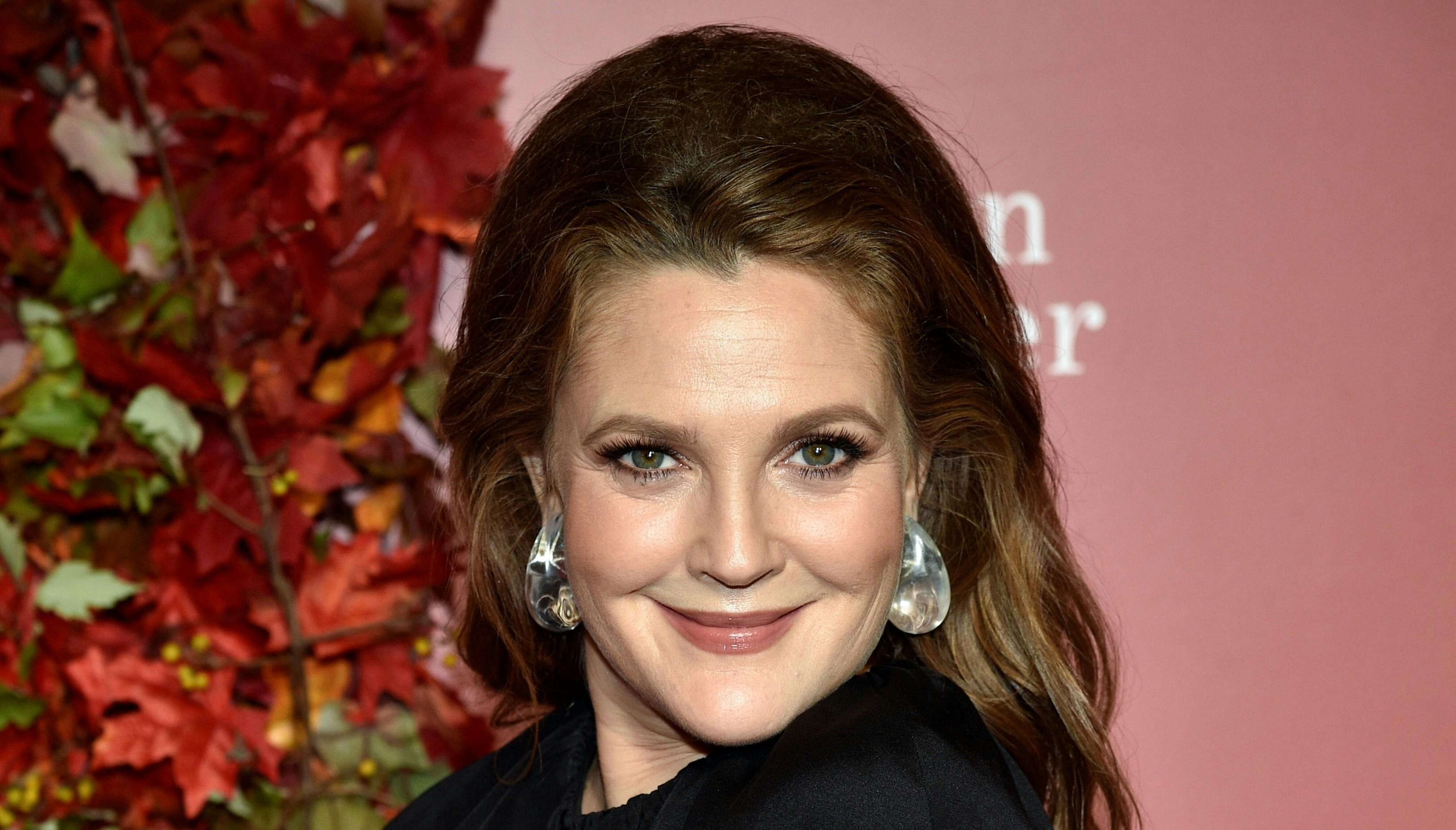 Drew Barrymore viser sit rodede soveværelse frem. Og folk er vilde med ...