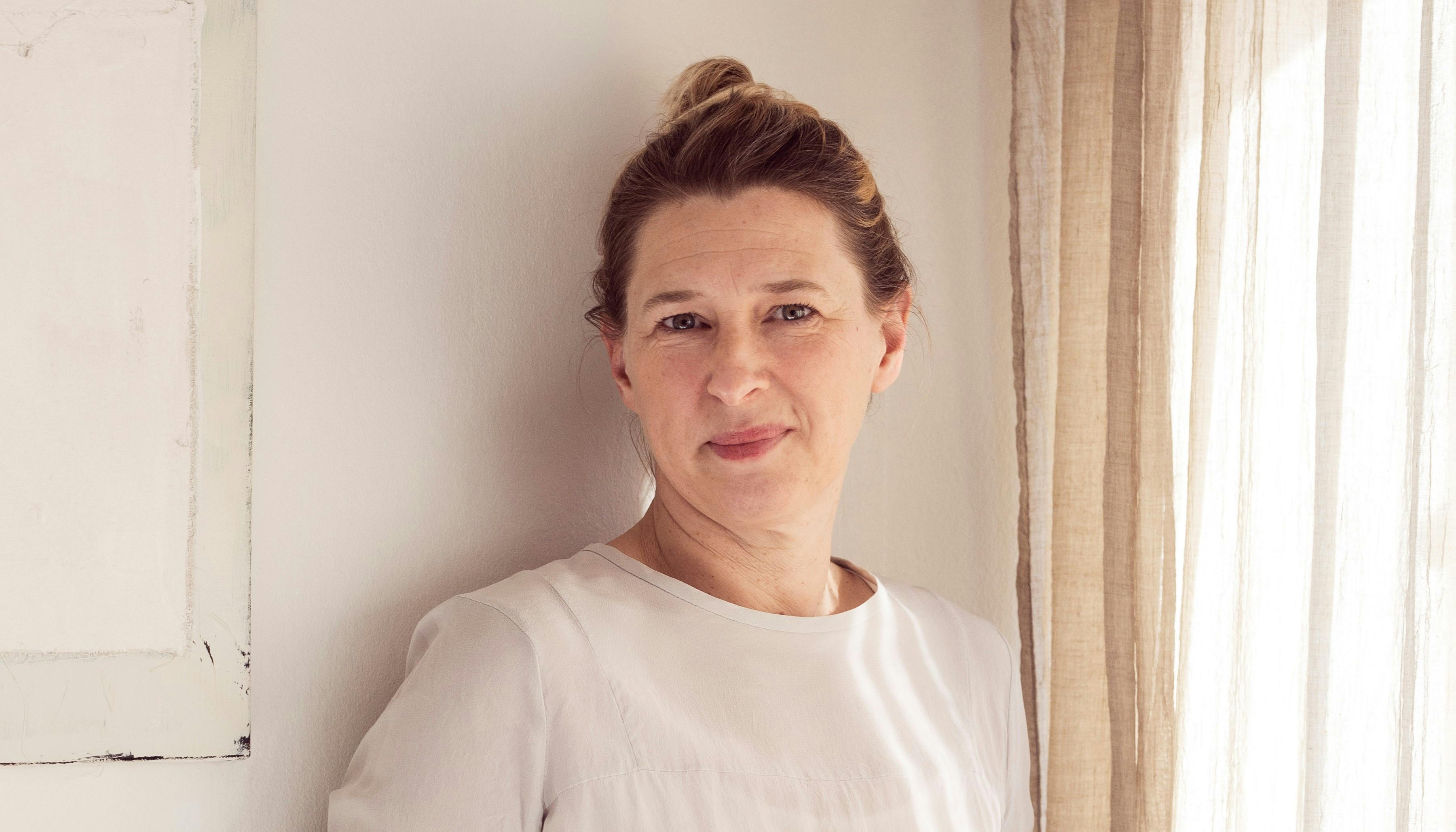 Cecilie sagde sit faste job op. Hun ville noget andet med sit liv. Men nu er hun tvunget til at ...