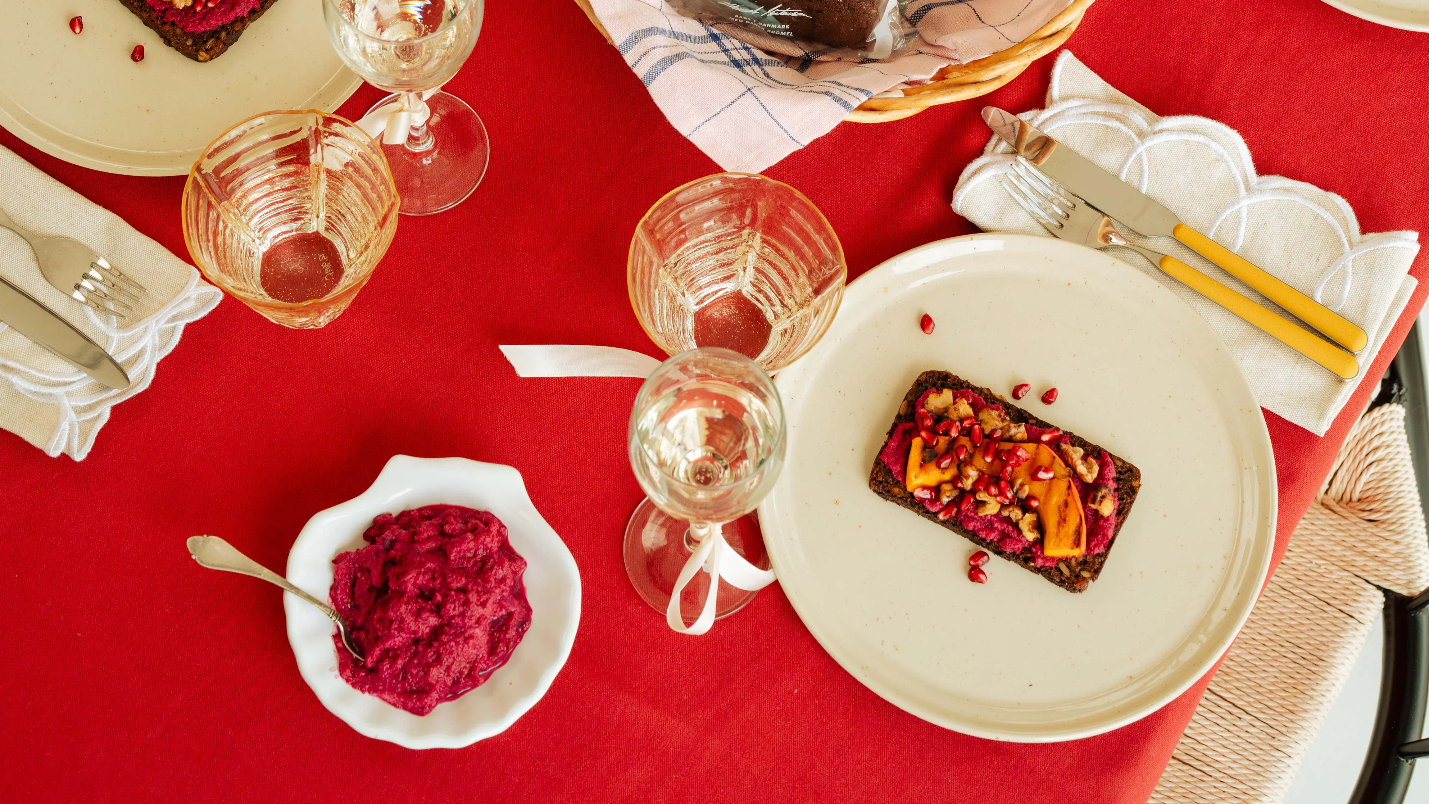 3 trends: Sådan skal dit julefrokostbord se ud i år | Femina