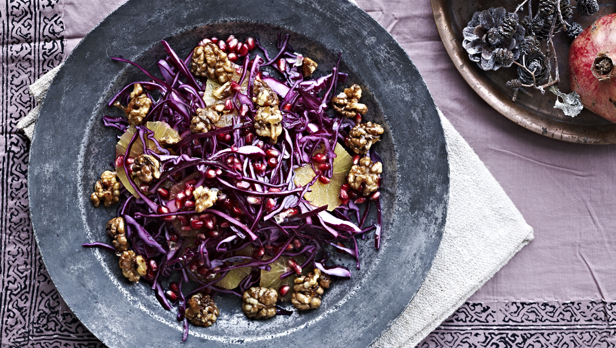 Rødkålssalat med appelsin og nødder - Nem julesalat | Femina